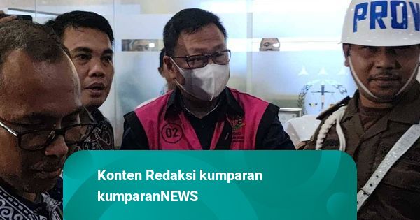 Kejagung Jerat 5 Tersangka Baru Kasus Timah: 3 Ditahan, 1 Mangkir, 1 ... Kejagung Jerat 5 Tersangka Baru Kasus Timah: 3 Ditahan, 1 Mangkir, 1 ...